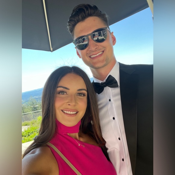 Auri's Closet (@auri_timothy) | Poshmark